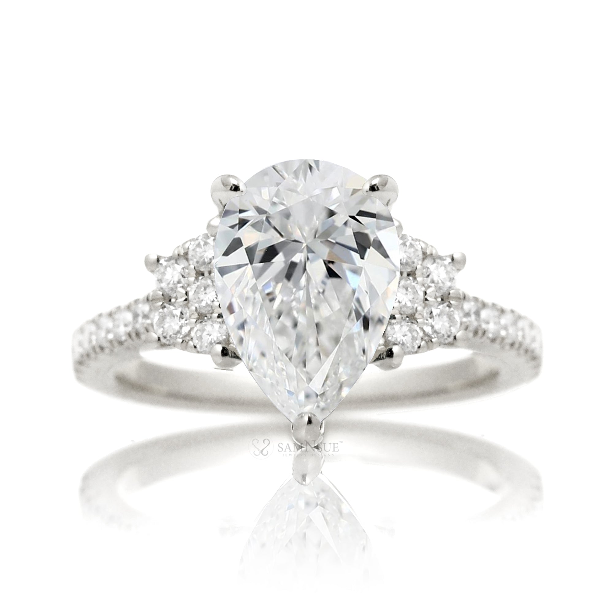 The Taylor Pear Diamond Ring (Lab-Grown)